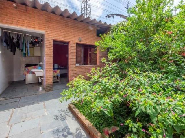 Confortável casa para venda em City América com 4 quartos, sendo 1 suíte, 248m² samuelmisiuk#B2LED