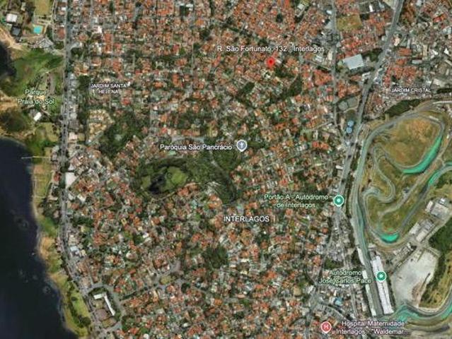 Elegante casa para venda em Interlagos com 5 quartos, sendo 3 suítes, 370m²