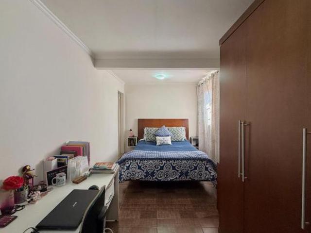 Versátil casa para venda em Jardim Niteroi com 2 quartos, sendo 1 suíte, 94m²