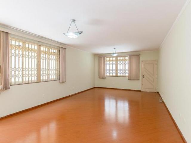 Deslumbrante casa para venda em Planalto Paulista com 4 quartos, sendo 2 suítes, 332m²