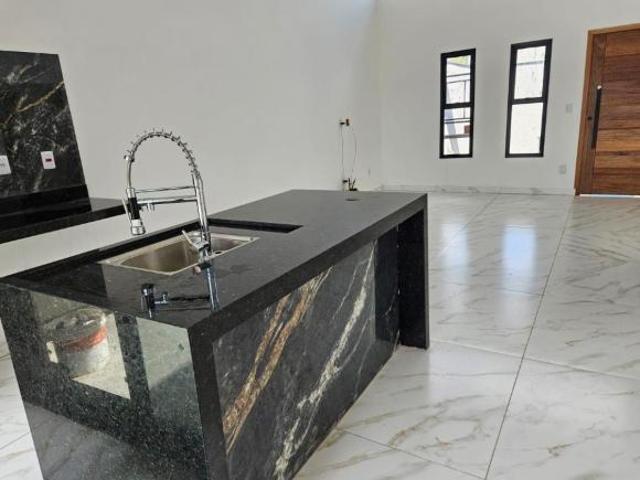 Deslumbrante casa para venda em Residencial Bela Aliança com 3 quartos, sendo 1 suíte, 145m²
