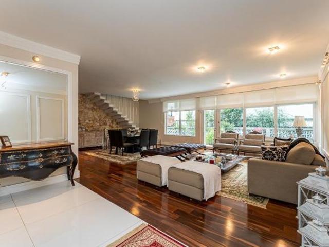 Funcional casa para venda em Retiro Morumbi com 4 quartos, sendo 4 suítes, 510m²