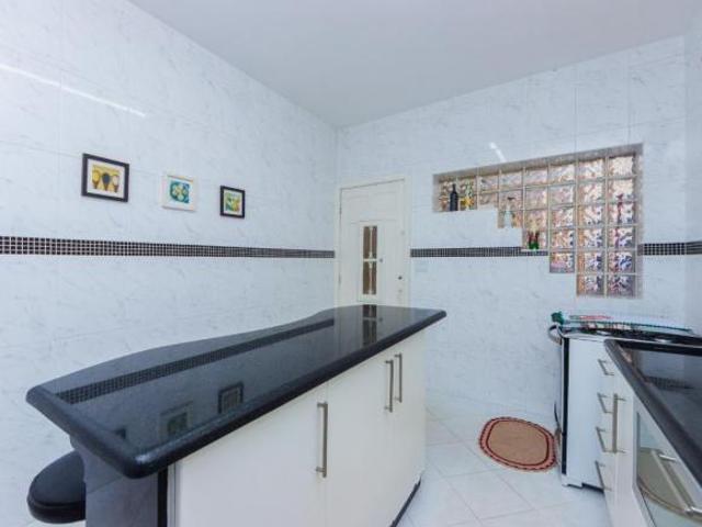 Deslumbrante casa para venda em Vila Moinho Velho com 5 quartos, sendo 1 suíte, 300m² remaxclassiq