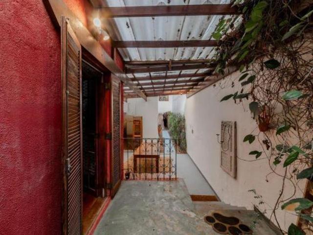 Sensacional casa para venda em Vila Pompéia com 4 quartos, sendo 4 suítes, 231m² danielebolzonello