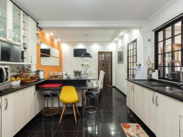 Versátil casa para venda em Vila Pereira Barreto com 2 quartos, sendo 2 suítes, 126m² samuelmisiuk