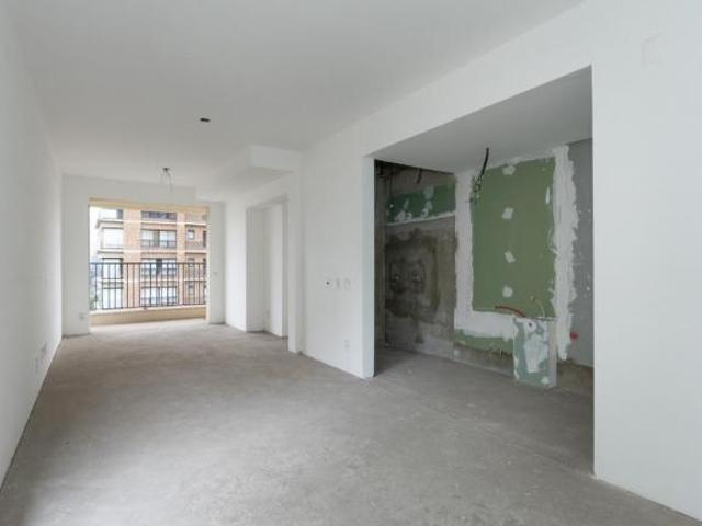 Funcional apartamento para venda em Vila Nova Conceição com 2 quartos, sendo 2 suítes, 147m²