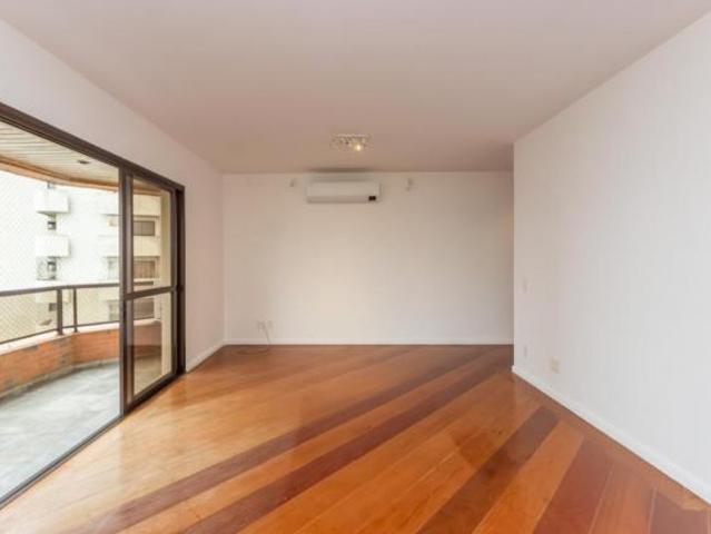 Excelente apartamento para venda em Vila Andrade com 3 quartos, sendo 1 suíte, 213m²