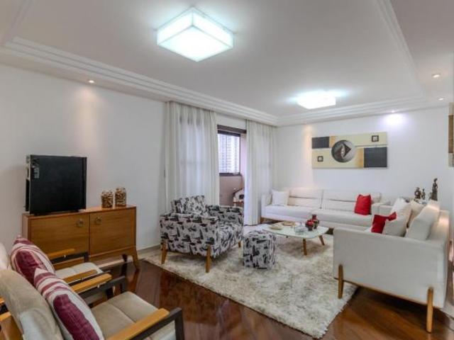 Funcional apartamento para venda em Vila Bastos com 3 quartos, sendo 3 suítes, 176m²