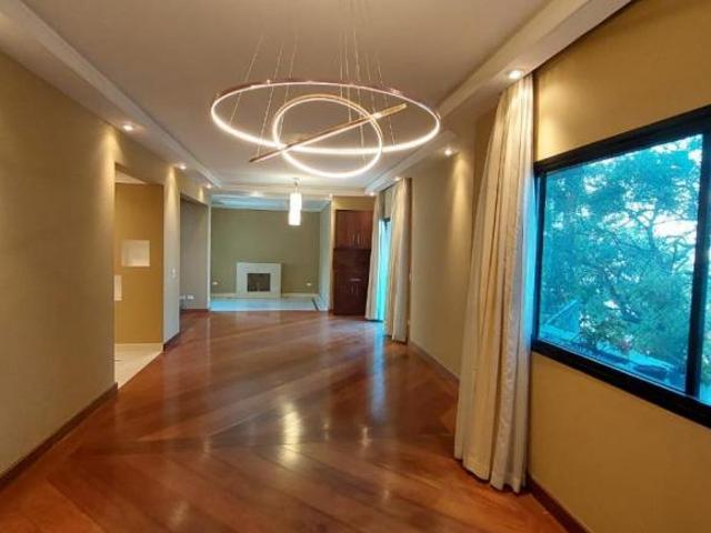 Deslumbrante apartamento para venda em Vila Uberabinha com 4 quartos, sendo 2 suítes, 188m²