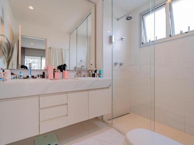 Confortável apartamento para venda em Campo Belo com 3 quartos, 220m² remaxares#6HEX4