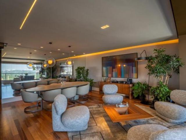 Funcional apartamento para venda em Campo Belo com 3 quartos, sendo 3 suítes, 185m²