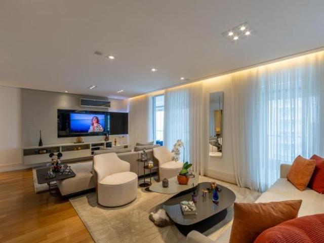 Agradável apartamento para venda em Campo Belo com 3 quartos, sendo 3 suítes, 233m² kathrincoaracy
