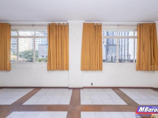 Aconchegante apartamento para venda em Cerqueira César com 3 quartos, sendo 1 suíte, 148m²
