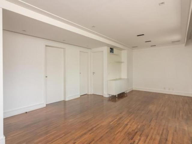 Atraente apartamento para venda em Ipiranga com 3 quartos, sendo 3 suítes, 133m²