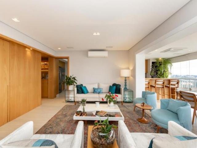 Aconchegante apartamento para venda em Jardim Arpoador com 3 quartos, sendo 3 suítes, 171m²
