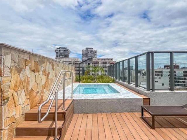 Confortável apartamento para venda em Jardim das Acácias com 2 quartos, sendo 2 suítes, 69m² remax