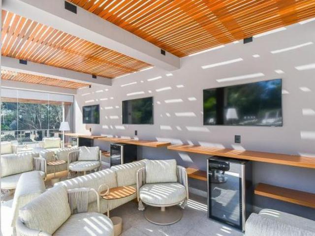 Excelente apartamento para venda em Jardim Fonte do Morumbi com 4 quartos, sendo 4 suítes, 240m² t