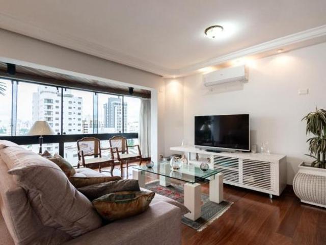 Aconchegante apartamento para venda em Moema com 3 quartos, sendo 3 suítes, 164m²