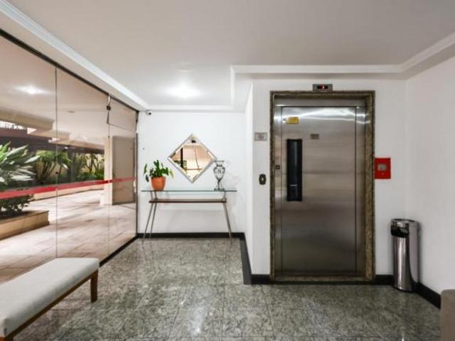 Atraente apartamento para venda em Perdizes com 4 quartos, sendo 3 suítes, 155m²