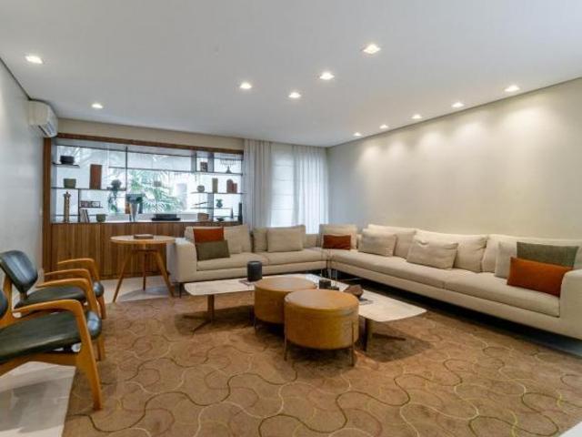 Elegante apartamento para venda em Santa Cecília com 3 quartos, sendo 3 suítes, 198m²