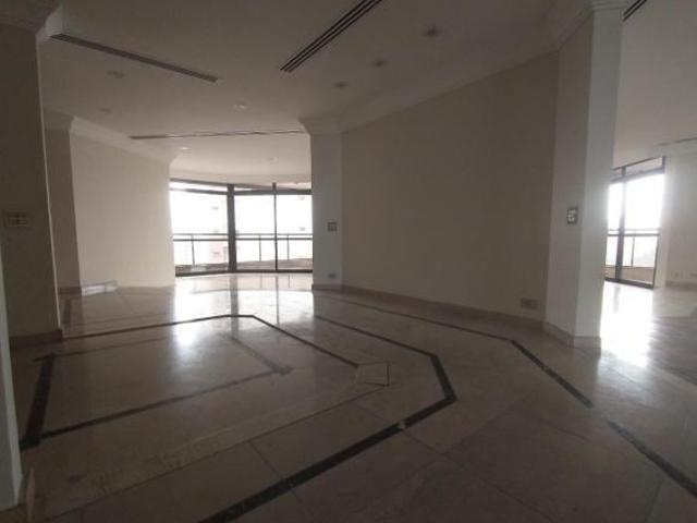 Versátil duplex para venda e locação em Vila Andrade com 6 quartos, sendo 4 suítes, 455m²