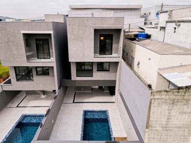 Deslumbrante sobrado para venda em Portais Polvilho com 3 quartos, sendo 3 suítes, 189m² tiagobe