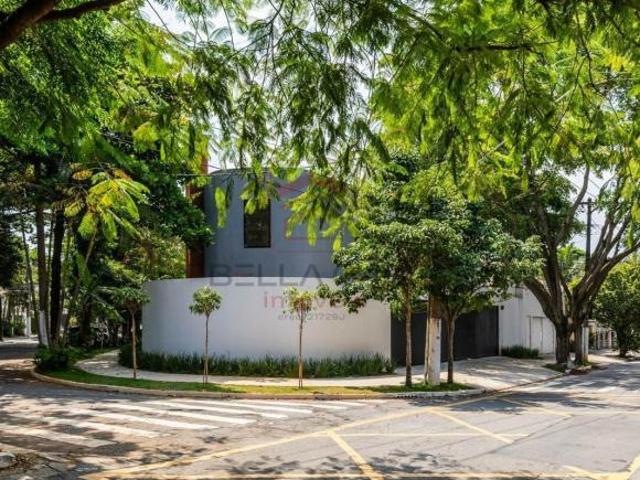 Deslumbre se com esta charmosa casa à venda no bairro Jardim
