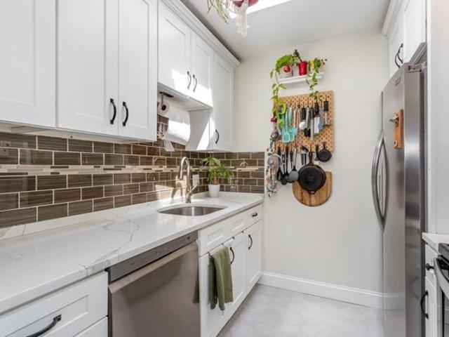 Desmoines Rd Apt,quincy, Condo For Sale