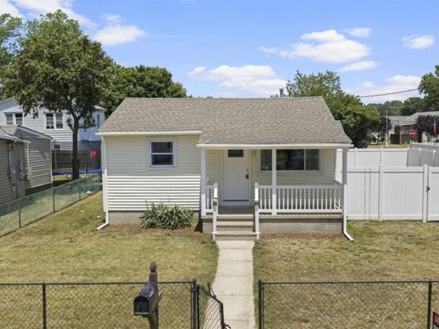 Desoto Ave, Villas, Home For Sale