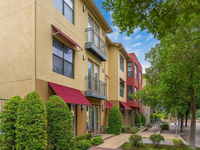 DeSoto Town Center 2 Bedroom Apartment for Rent at 207 E Pleasant Run Rd, Desoto, TX 75115