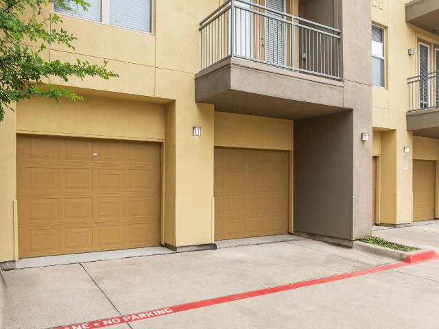 DeSoto Town Center 2 Bedroom Apartment for Rent at 207 E Pleasant Run Rd, Desoto, TX 75115