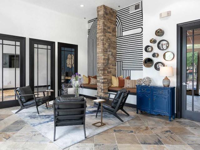 DeSoto Town Center Studio Apartment for Rent at 207 E Pleasant Run Rd, Desoto, TX 75115