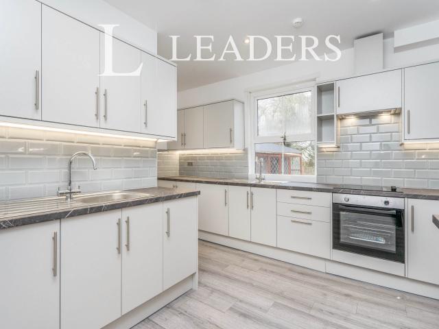 Detached to rent in Spurlings Road, Fareham, PO17 | Leaders