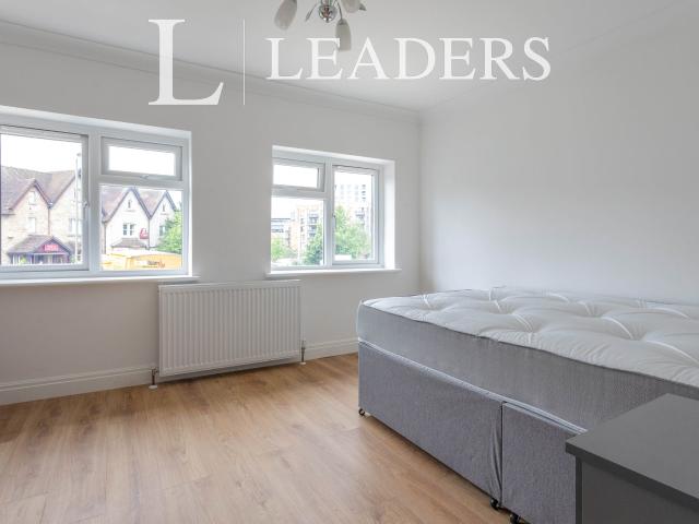 Detached to rent in 5A Redstone Hill, Redhill, RH1 | Leaders