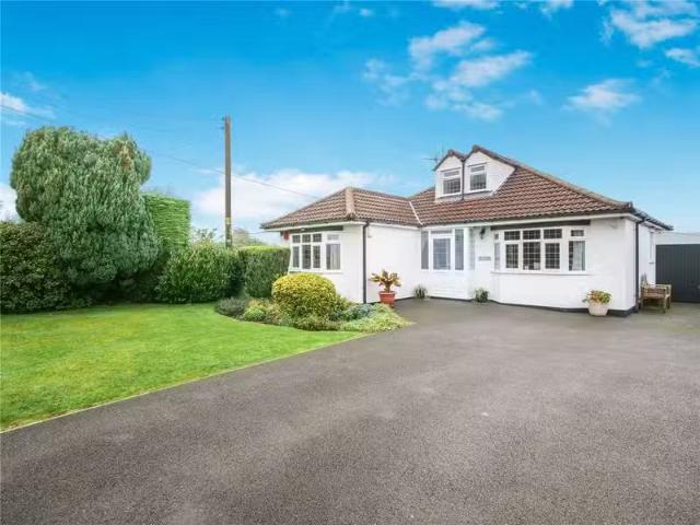 Detached bungalow, Dundry 3 bed bungalow for sale £500,000