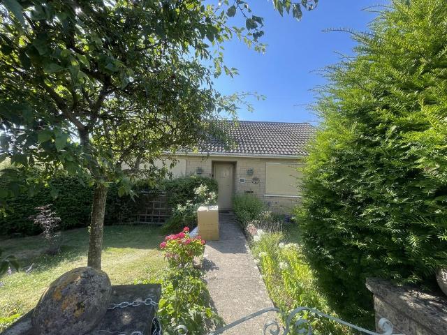 2 bedroom detached bungalow for sale
