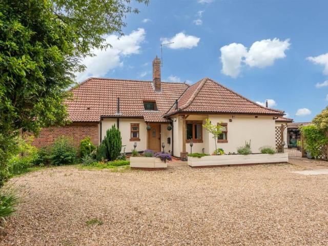 Detached bungalow for sale