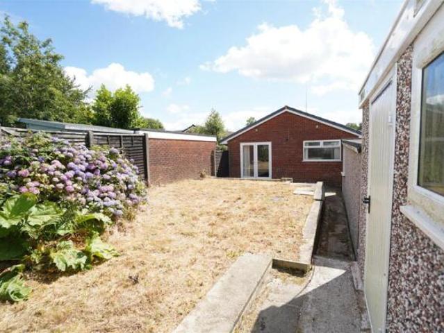 3 bedroom detached bungalow for sale in Chilgrove Avenue, Blackrod, Bolton, BL6