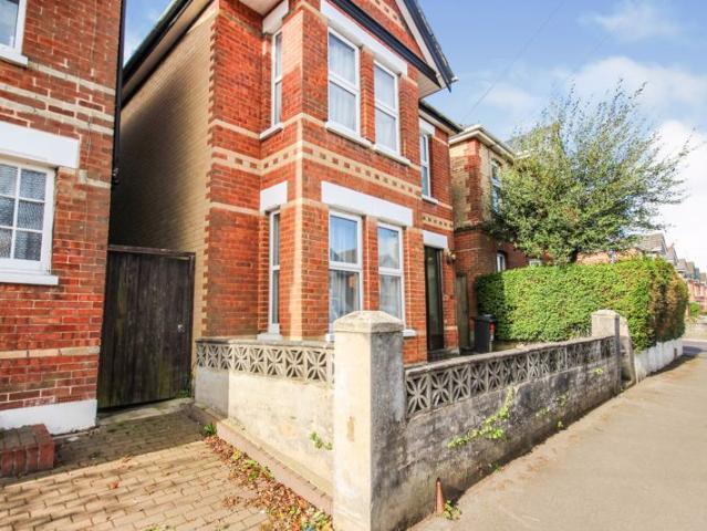 Detached Four Bedroom Student House, Winton BH9, 3 bed detached house to rent, £1,850 pcm | PrimeLocation