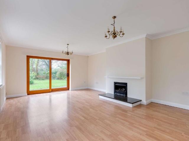 Detached four bedroom property in the Kenwyn area of Truro available to let. Please note, this property is not suitable for a long term let as the property may