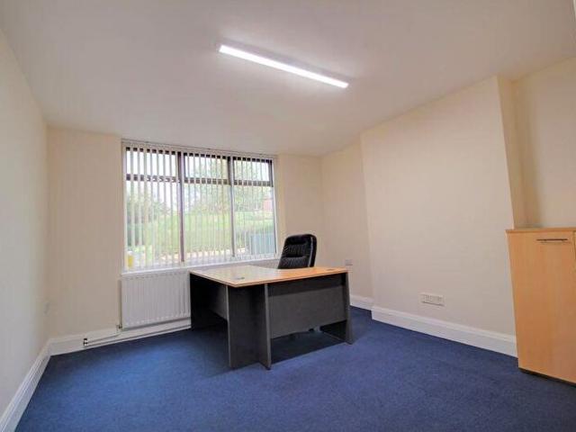 Detached House To Rent In Bramcote Avenue, Beeston, NG9