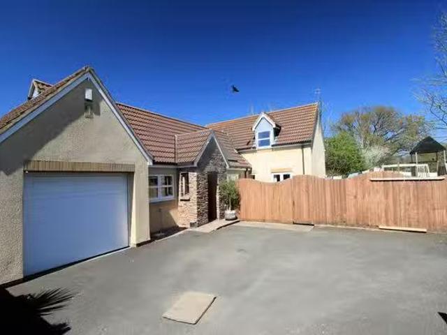 Detached house to rent in Cobblers Cottage, Church Road, Framp.