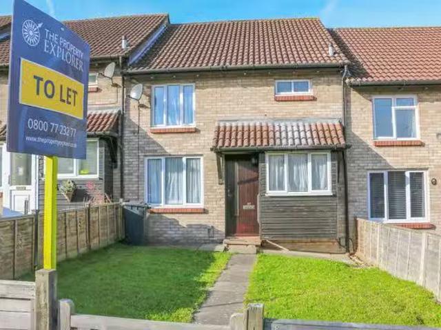 Detached house to rent in Van Dyck Close, Black Dam, Basingsto.
