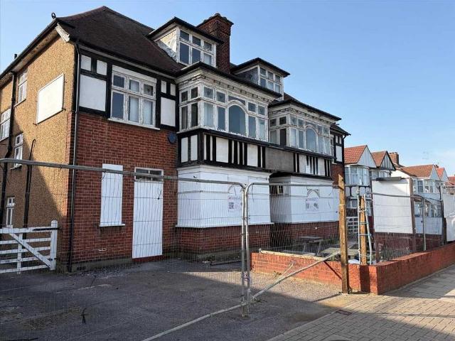 Detached house to rent