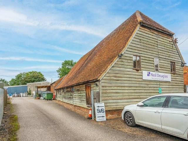 Detached house to rent