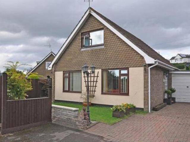 Detached House, Vicarage Gardens, 3 Bedroom Detached