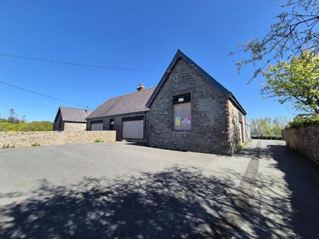 Detached house for sale