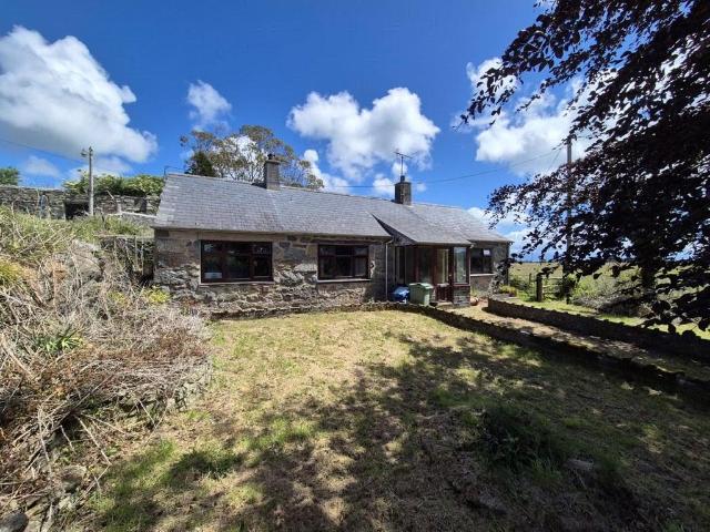 Detached house for sale