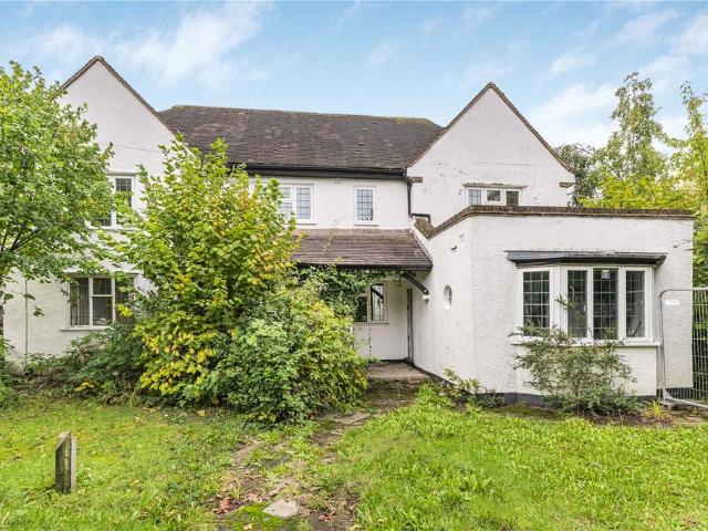 Detached house for sale
