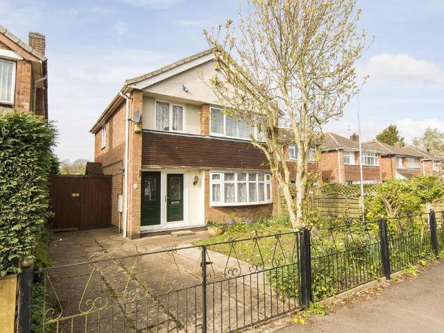 Detached house for sale
